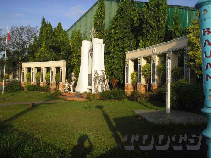 Dambana ng mga Bayani - Bauan