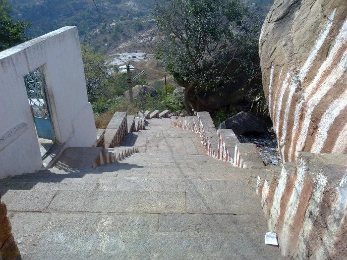 Entrance to the Manyam Konda Temple Ghat
