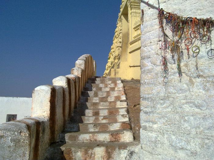 Entrance to the Manyam Konda Temple Ghat