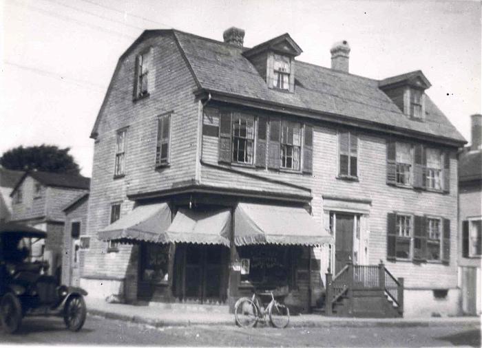 Knowles-Perry House (c. 1750) - Newport, Rhode Island