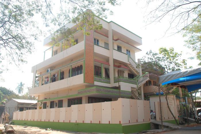 Tanuku - JungleKey.in Image