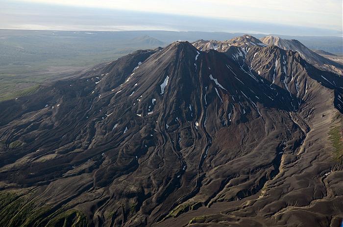 Kikhpinych Volcano, 1552m