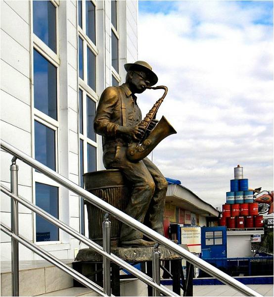 Sax Player sculpture - Kamensk-Shakhtinsky