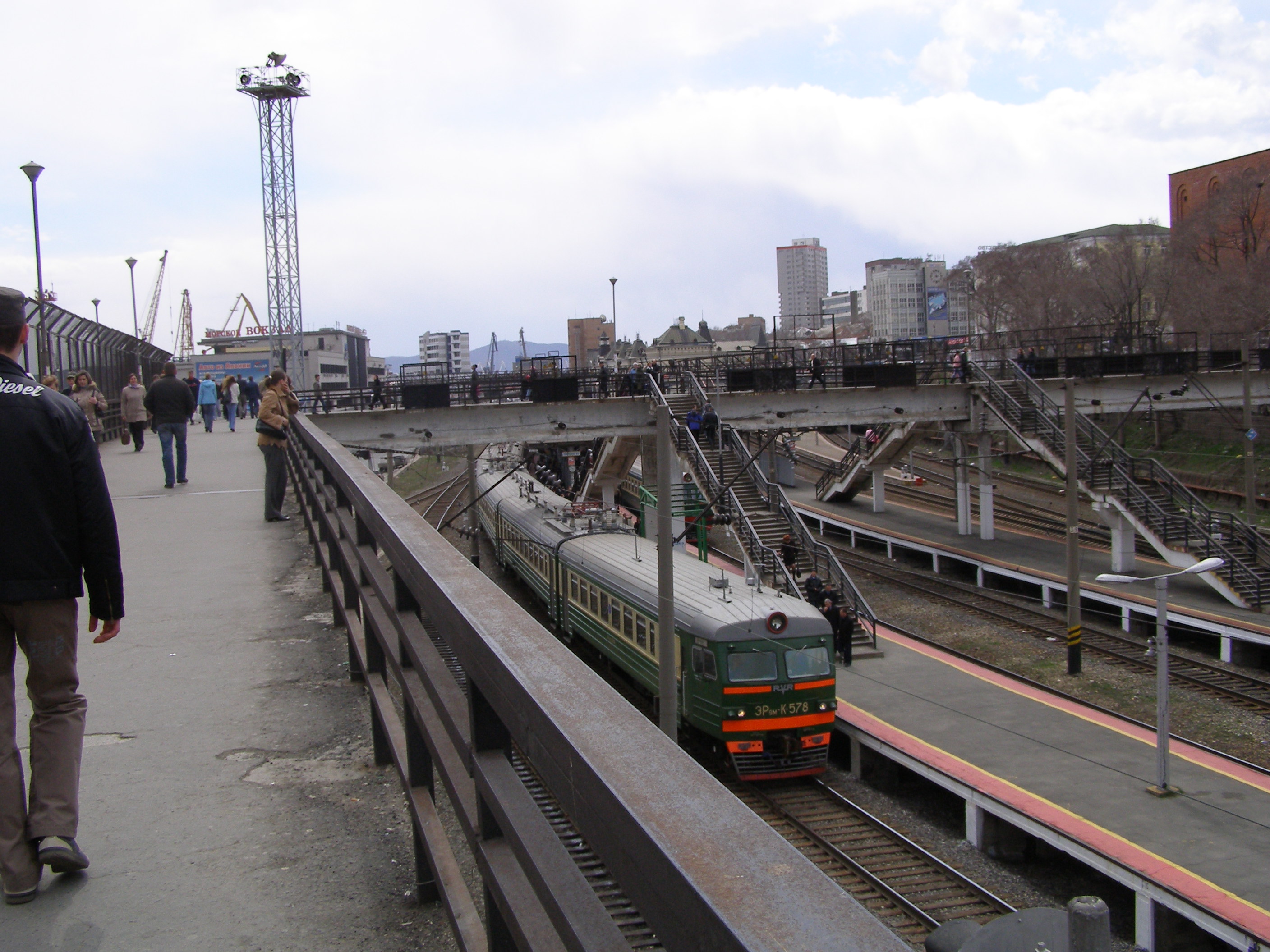 Надземный пешеходный переход - Владивосток