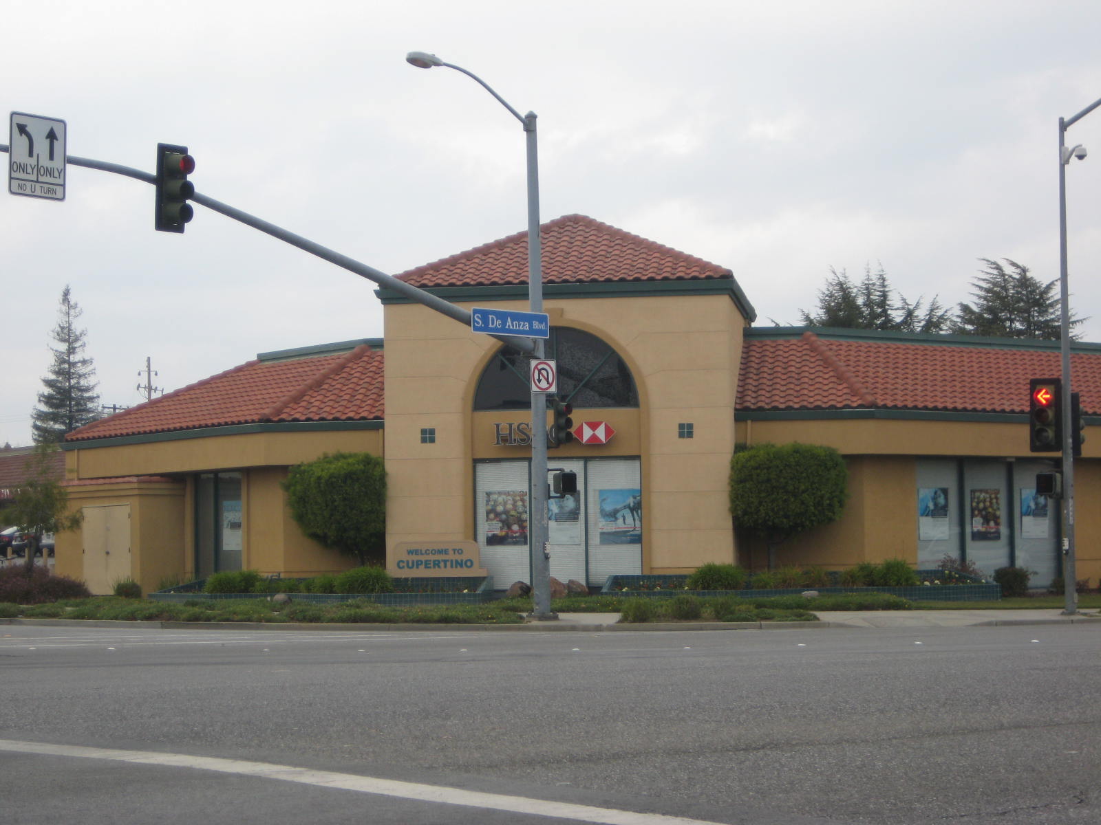 HSBC Bank - Cupertino, California