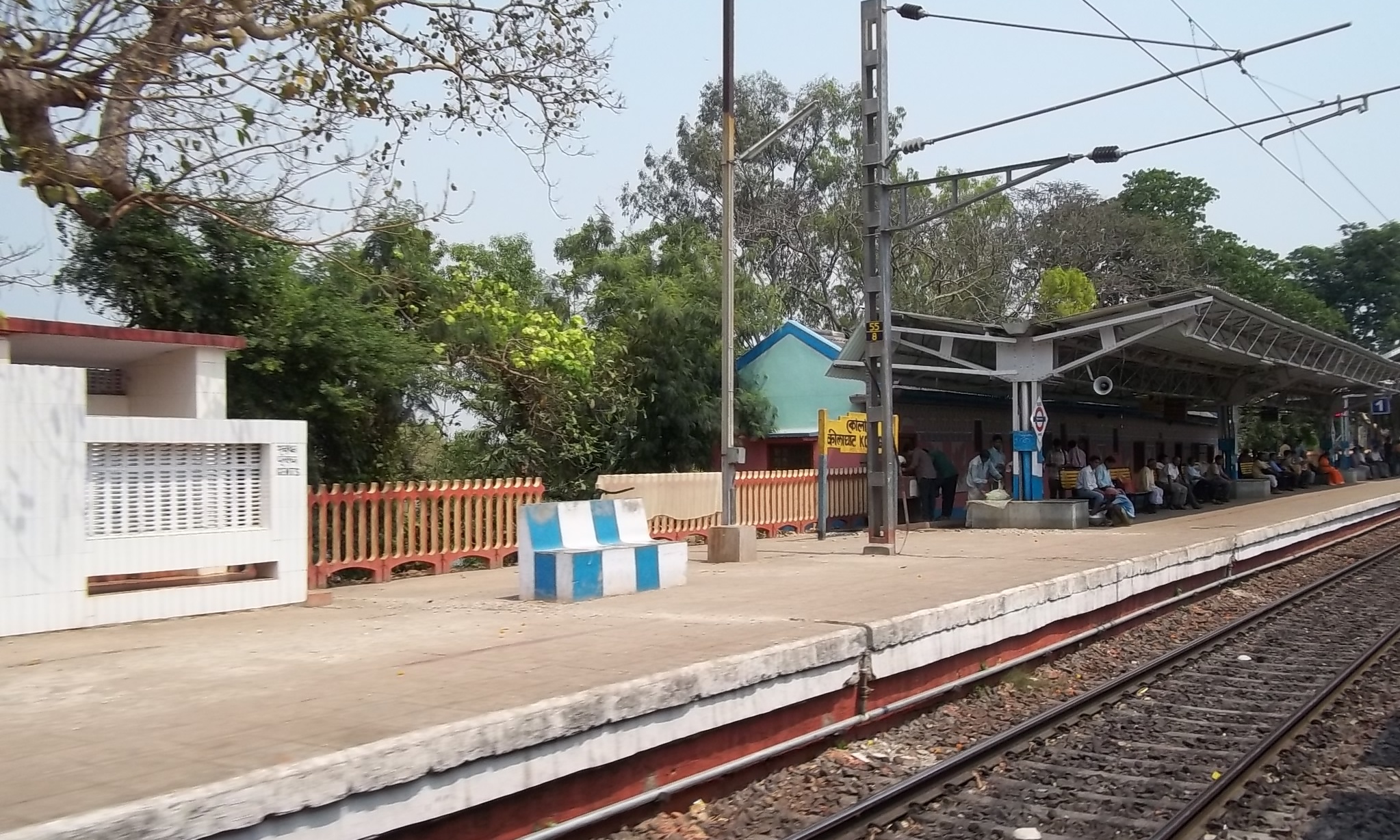 Kolaghat down-line platform - Kolaghat Railway Station - Kolaghat