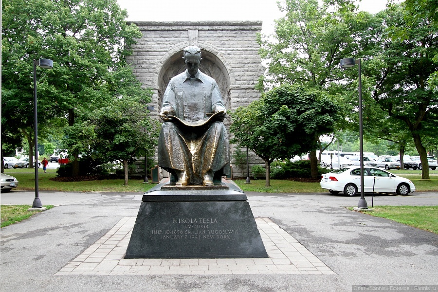 Statue of Nikola Tesla - Niagara Falls, New York