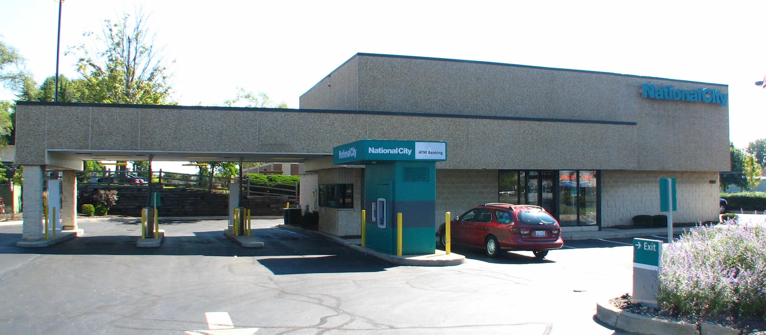 Summit Street, 850 - Elgin, Illinois