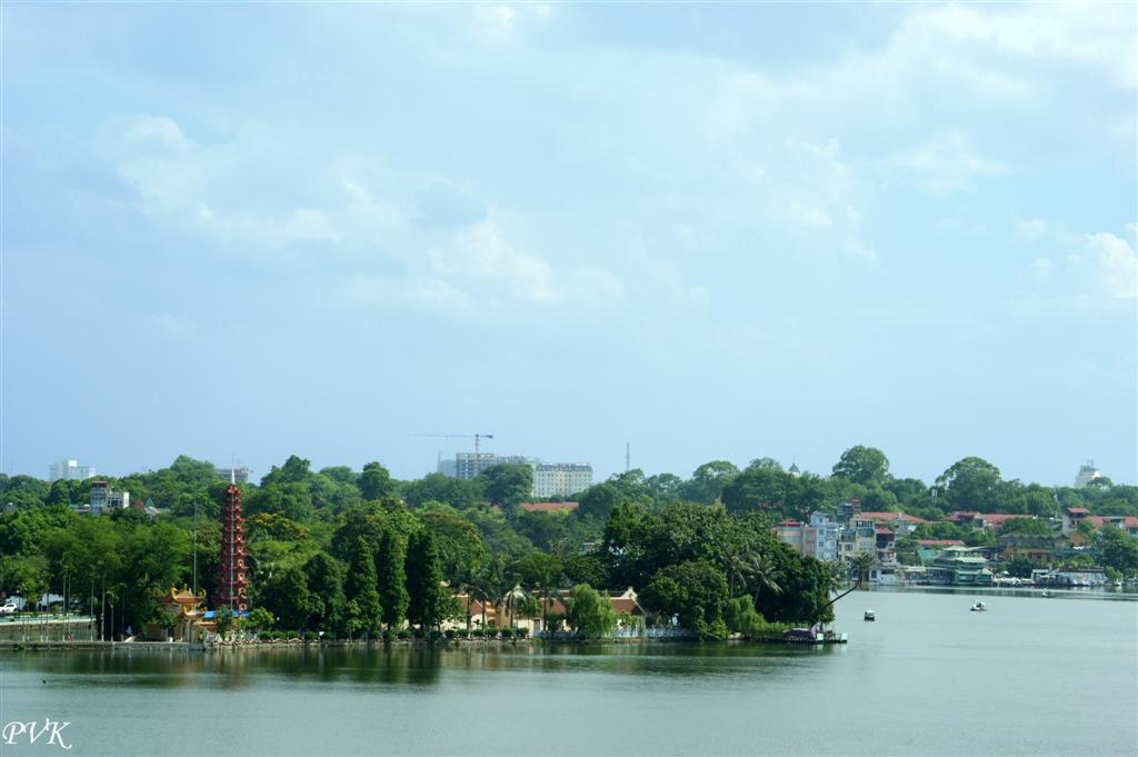 Tay Ho ( West Lake) Temple