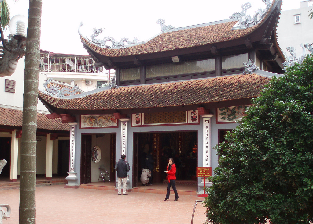 Tay Ho ( West Lake) Temple