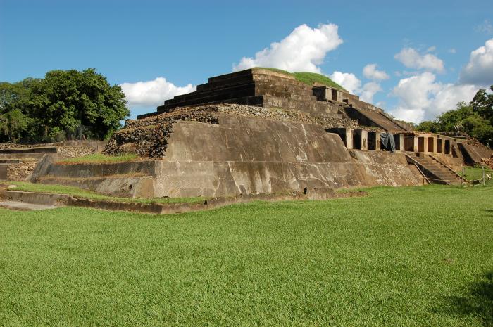 Sitio Archeologico Tazumal - Чальчуапа