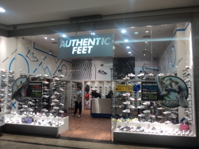 Authentic Feet - Santos (English)