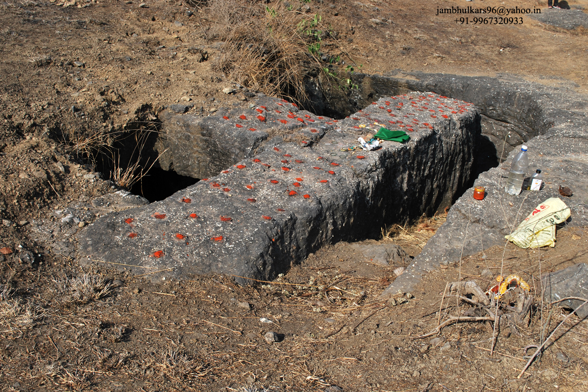 Rock cut water cistern