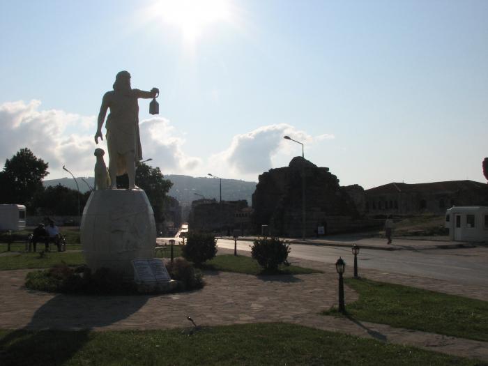 diyojen heykeli - Sinop