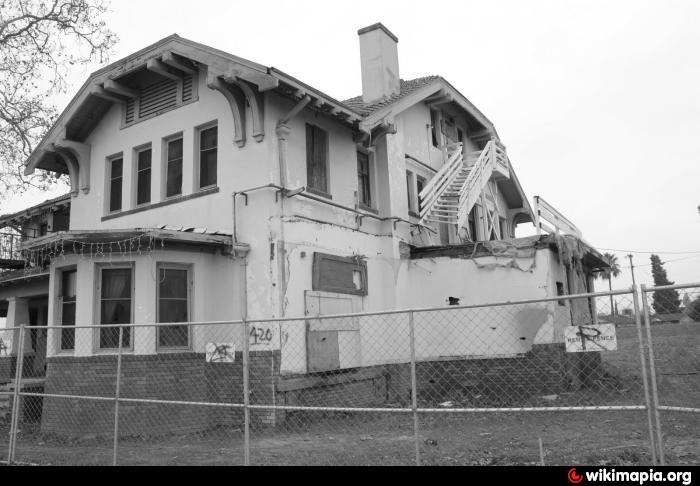 Wolfe Manor - Clovis, California