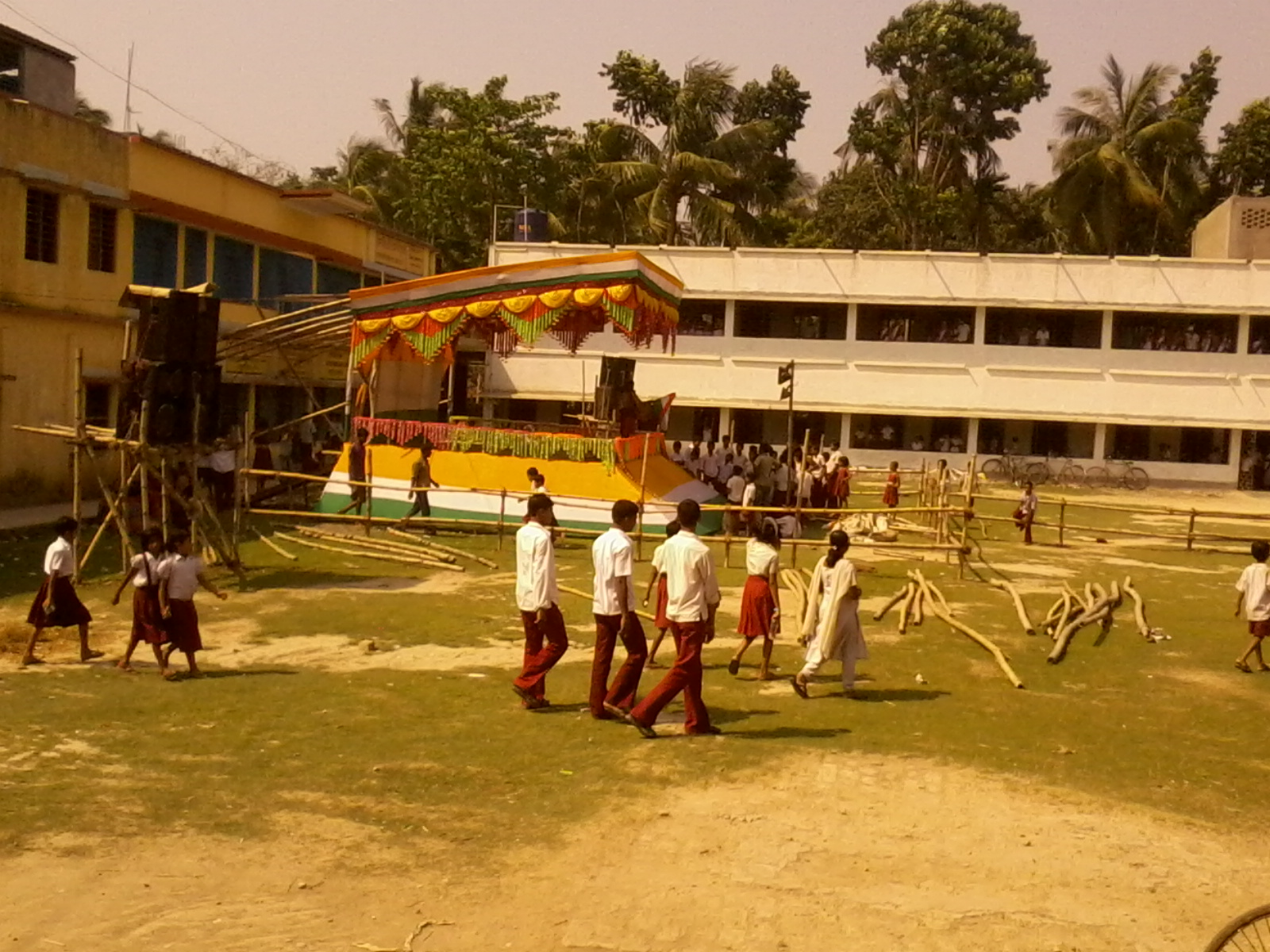 Chanda Lalit Mohan High School. - Chanda Bazar(Panchita)