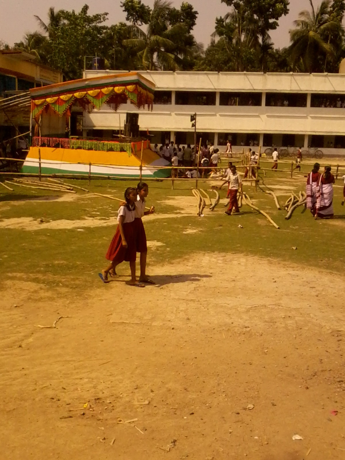 Chanda Lalit Mohan High School. - Chanda Bazar(Panchita)