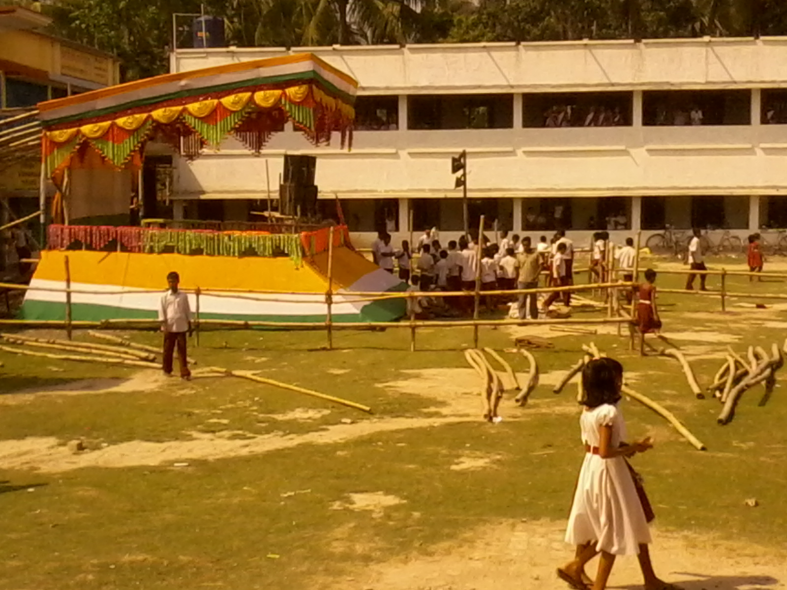 Chanda Lalit Mohan High School. - Chanda Bazar(Panchita)