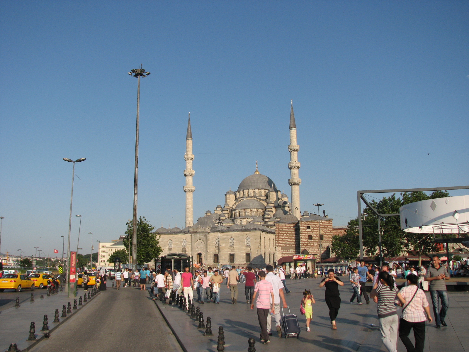 Eminönü Square - Istanbul Metropolitan Municipality