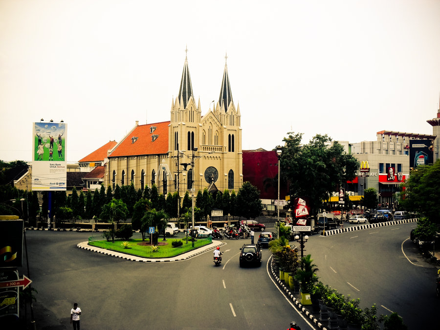 Gereja Hati Kudus Yesus Kayutangan - Malang