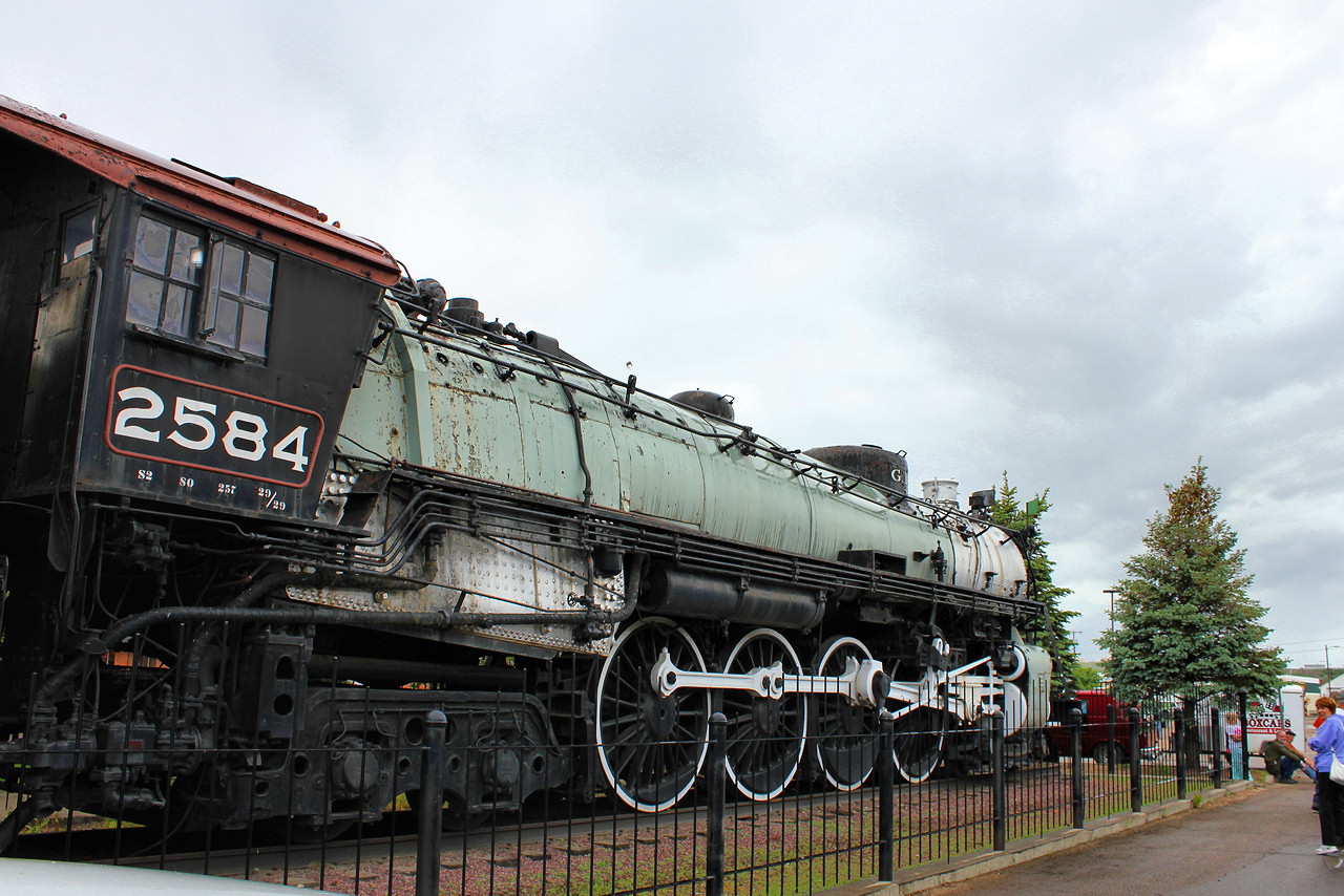GN S-2 Locomotive 2584 on display - Havre, Montana | steam locomotive ...