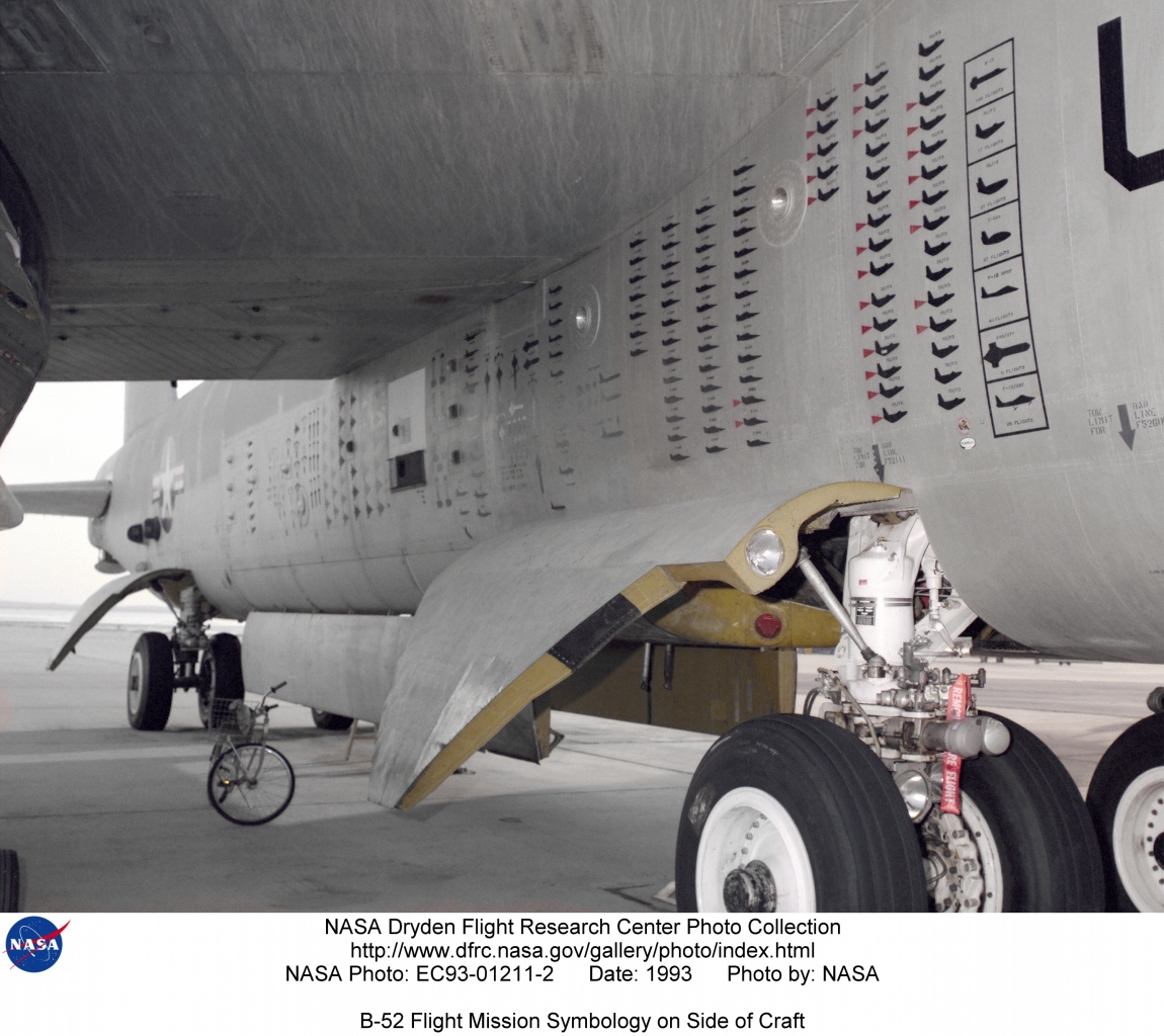 NB-52B "Balls Eight" S/N 52-008