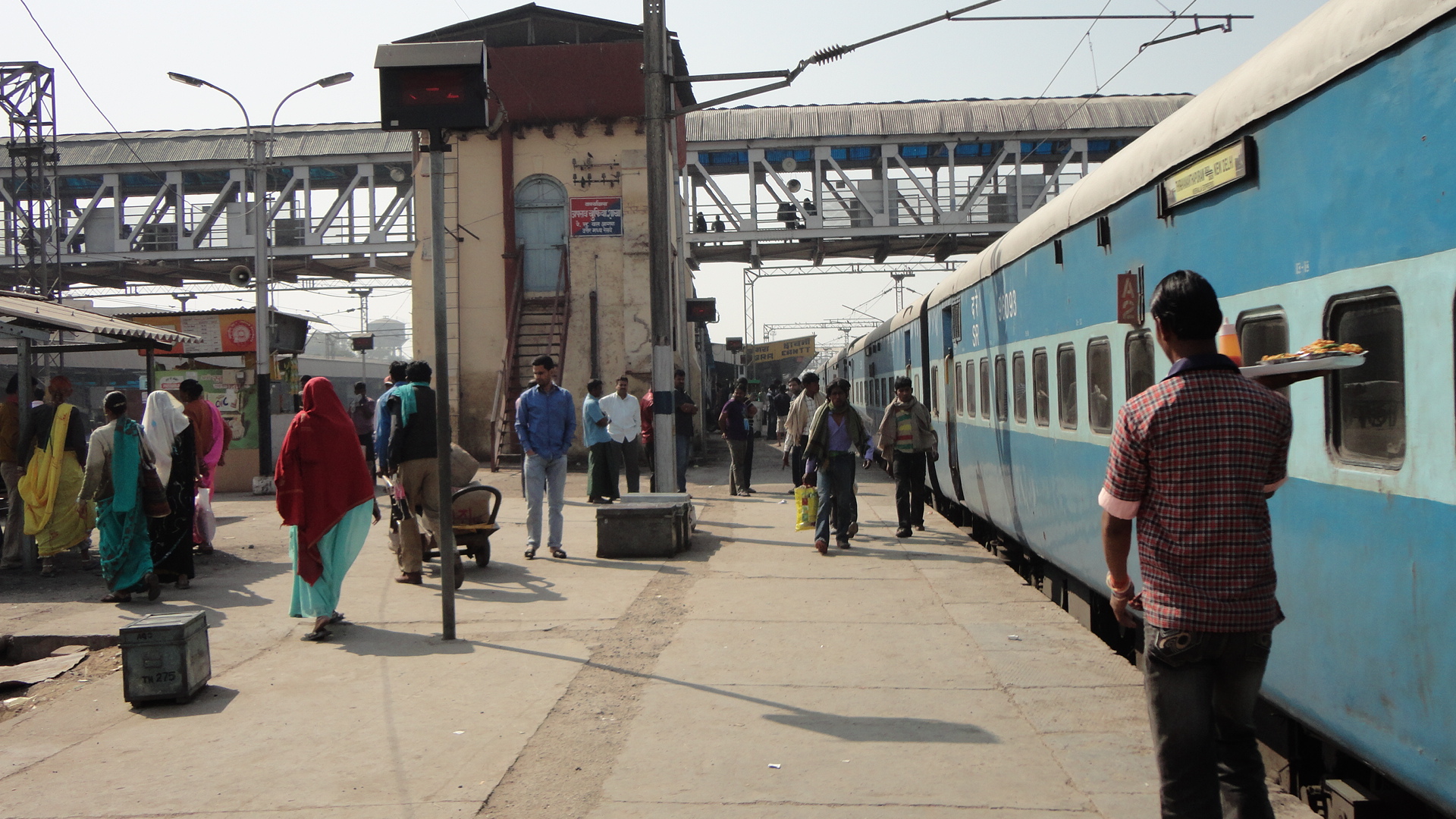 Agra Cantonment railway station - Agra