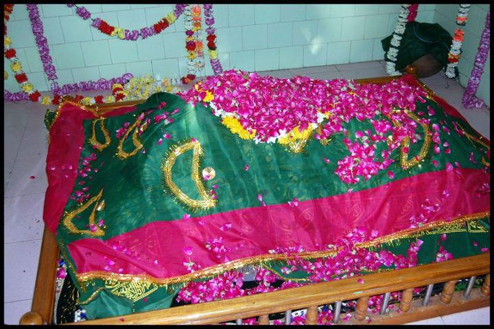 PEER BABA DHAM THORASI [TEMPLE]