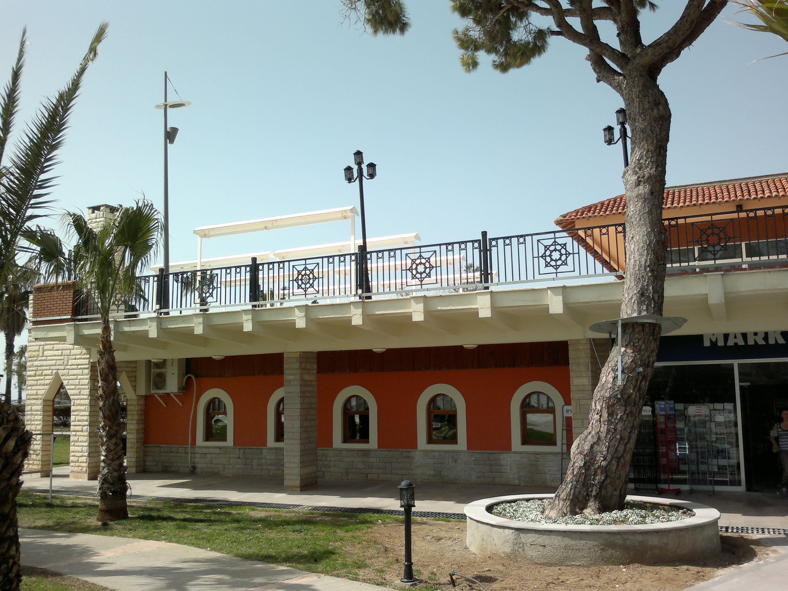 Restaurant & terrace