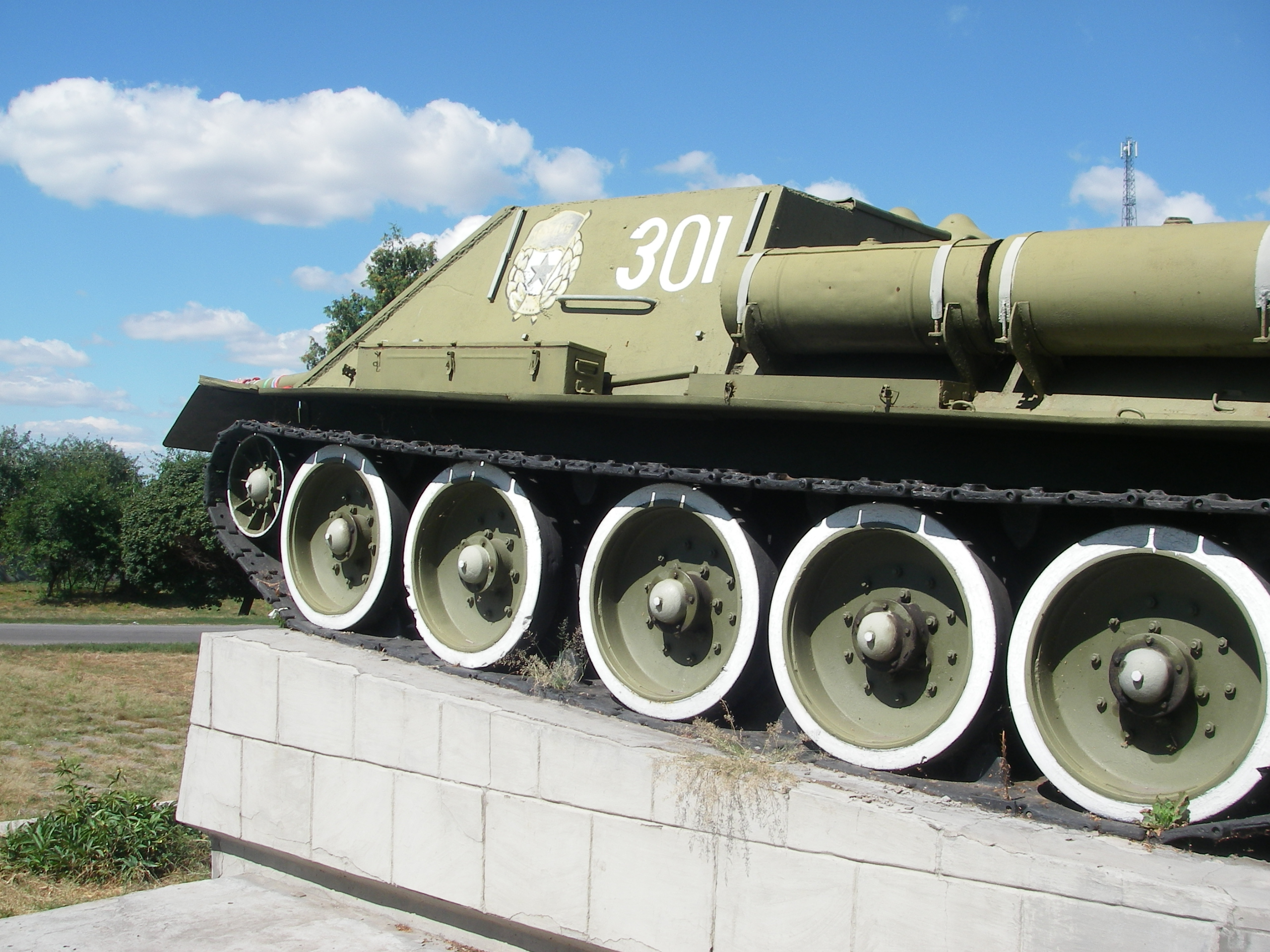 SU-100 - Вишняки | Teine maailmasõda 1939–1945, monument, tank on ...