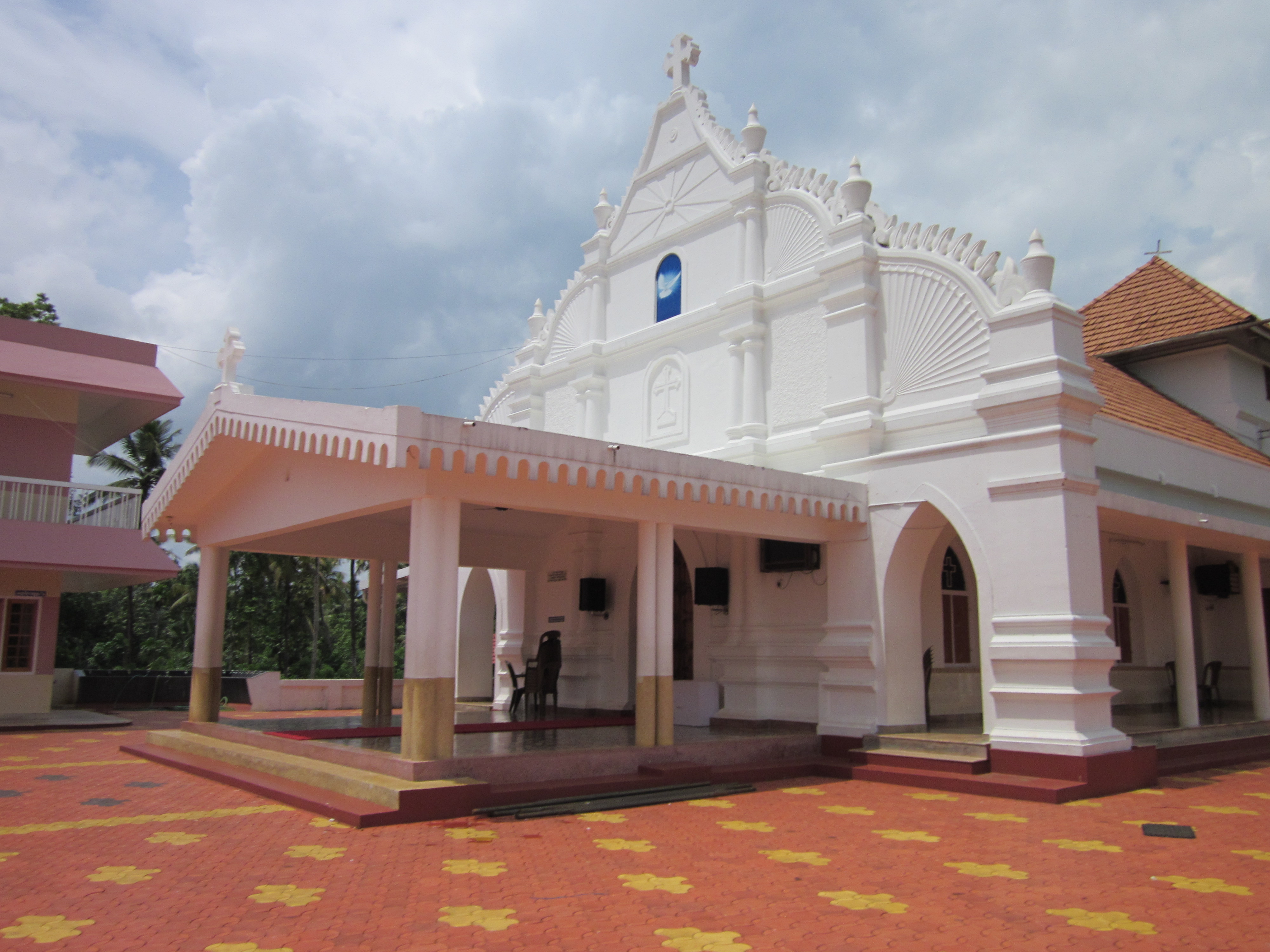 St.George Jacobite Syrian Churchyard - Kottappady