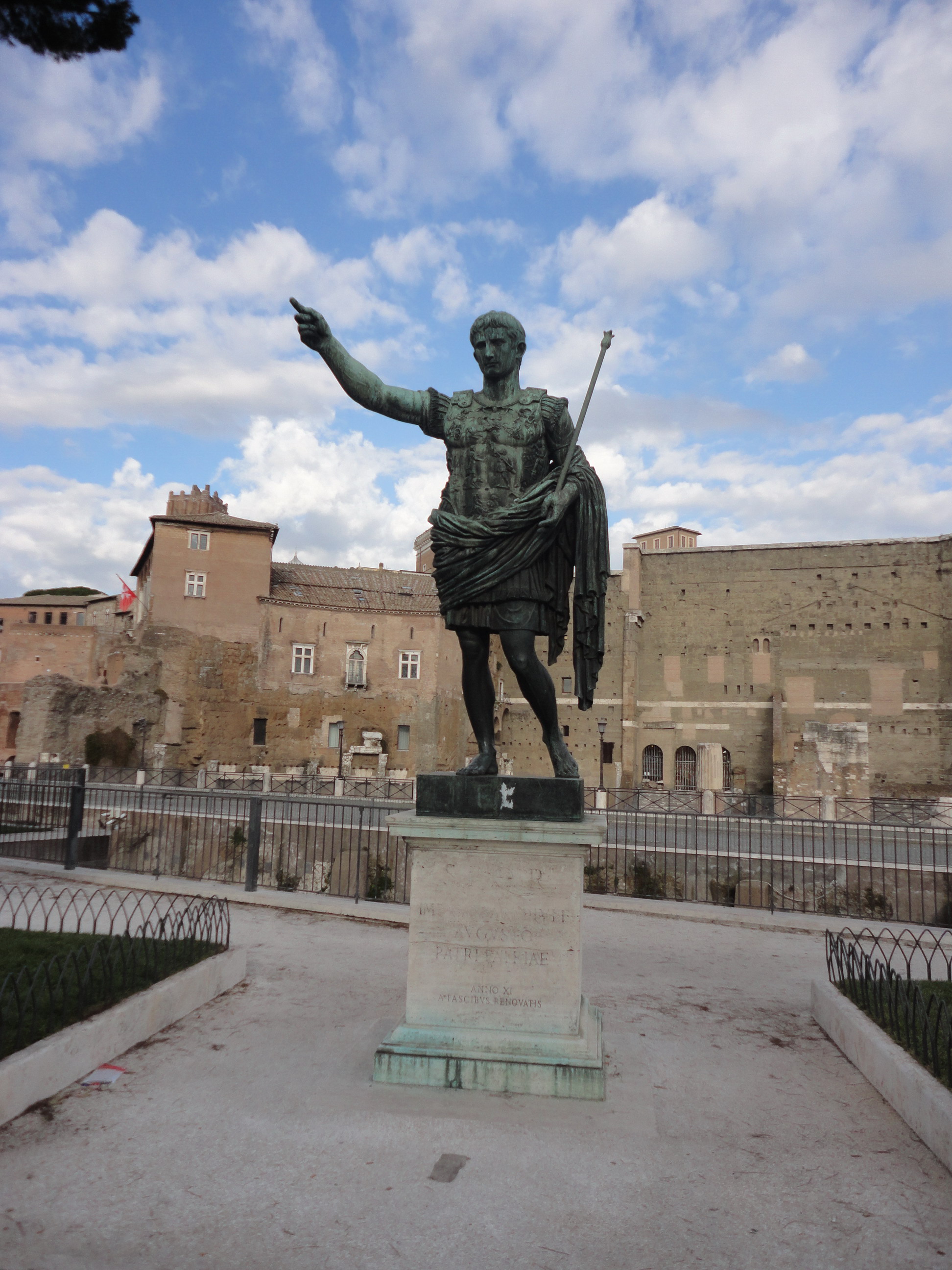 Emperor Augustus Statue - Rome