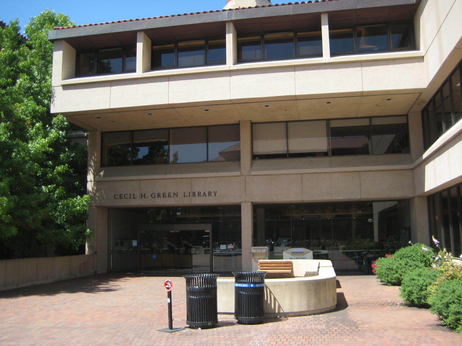 Green Library Lasuen Mall, 359