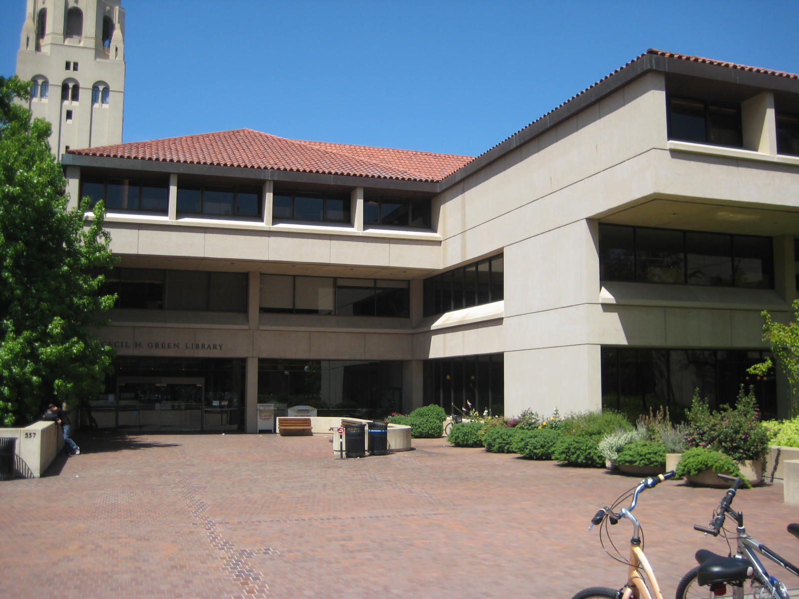 Green Library Lasuen Mall, 359