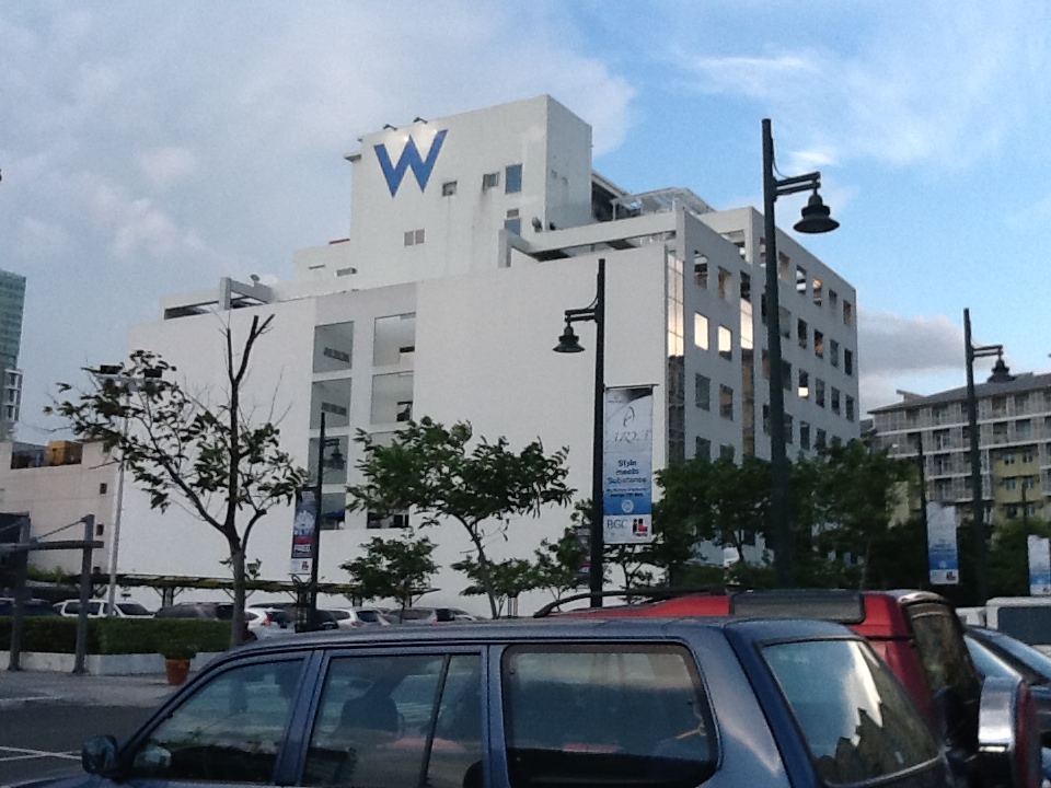 W High Street - Taguig