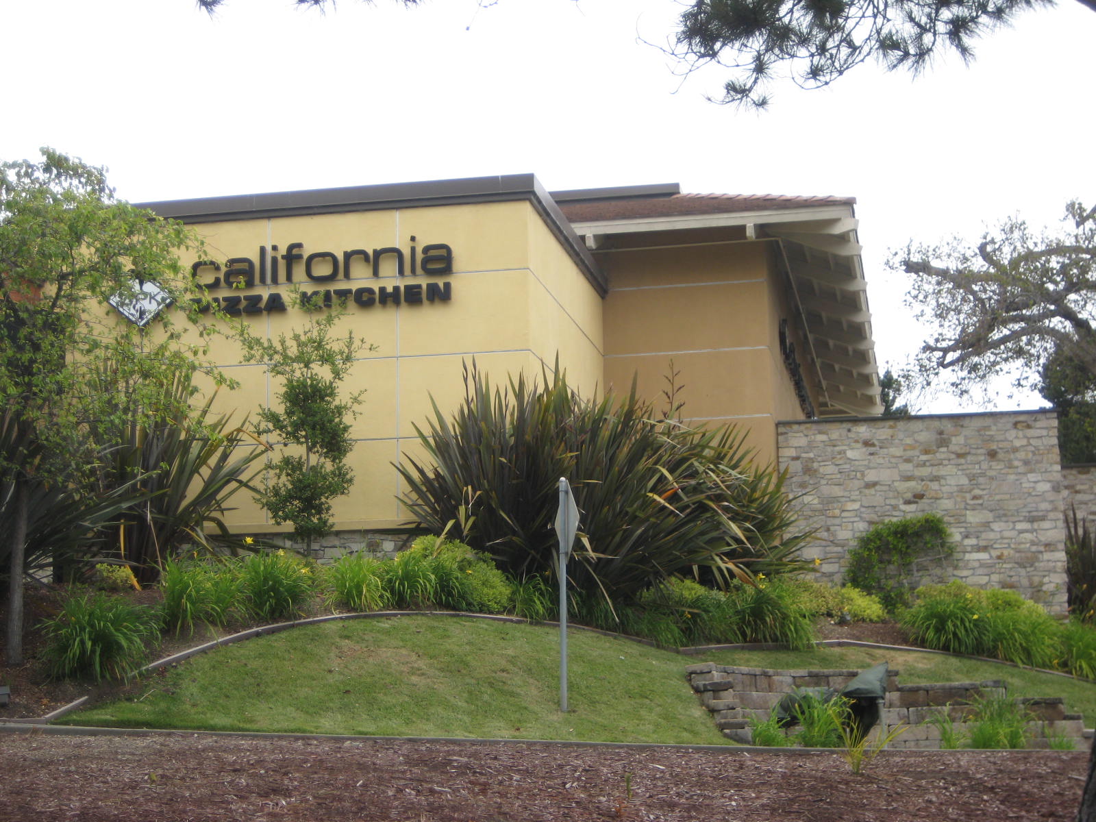 California Pizza Kitchen - Monterey, California | restaurant, pizzeria