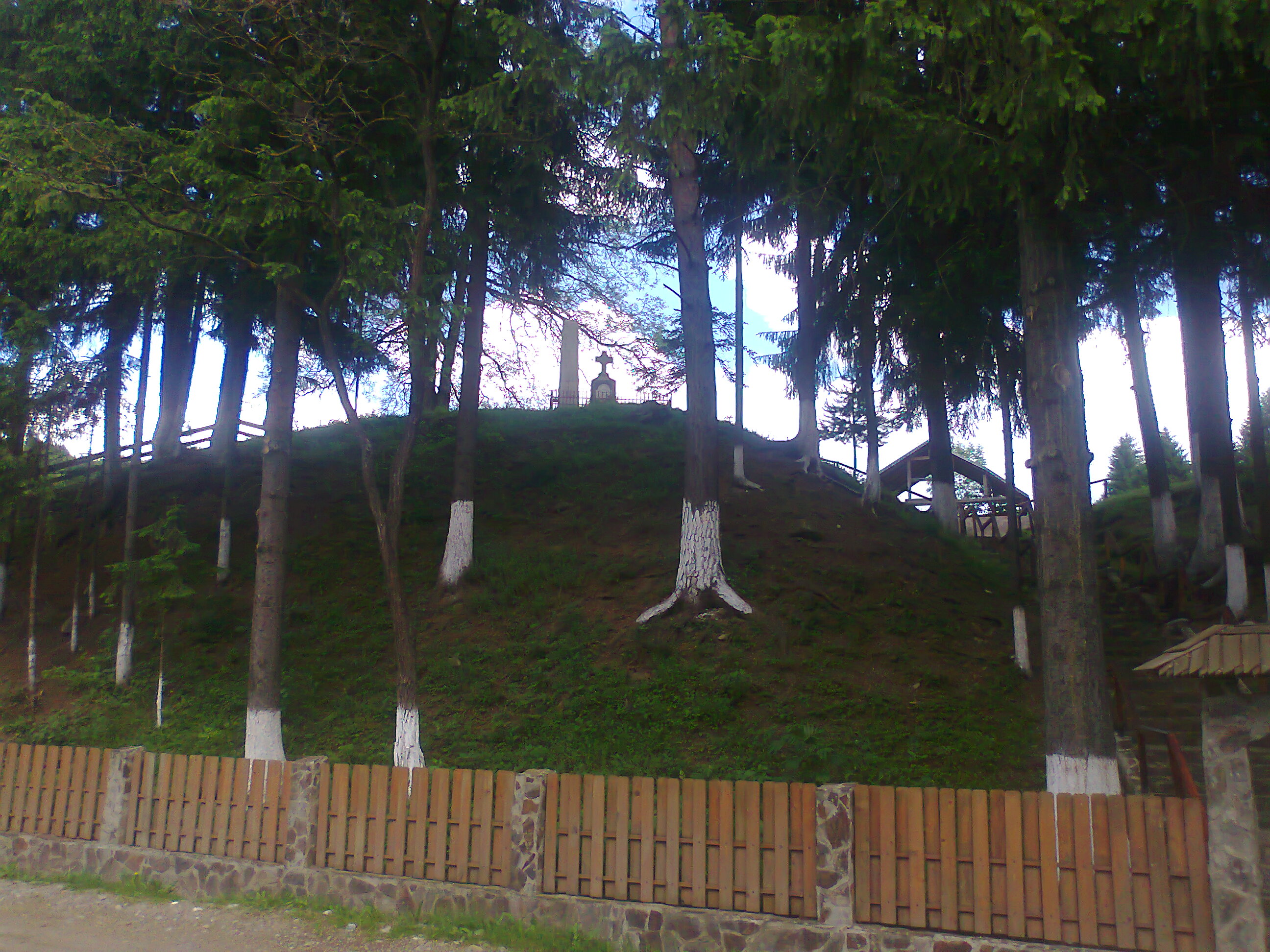 Monumentul Sublocotenentului Erou Emil Rebreanu - Pădurea Spânzuraţilor ...