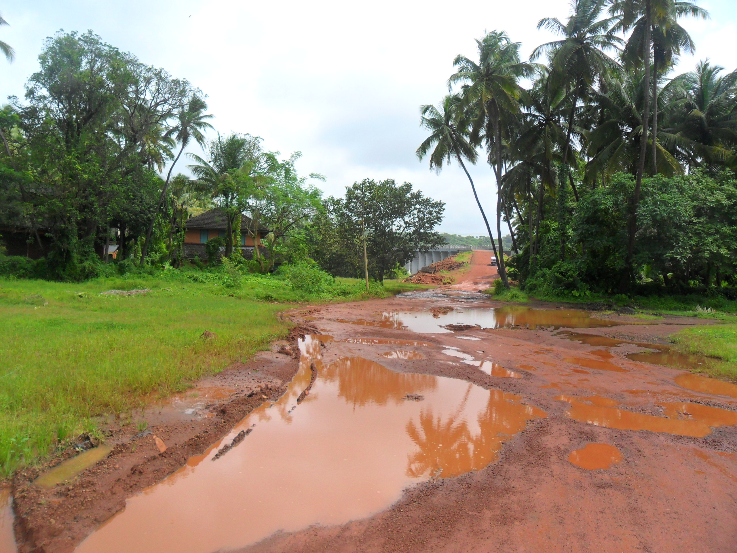 Poor road near Jaitapur Bridge - Jaitapur