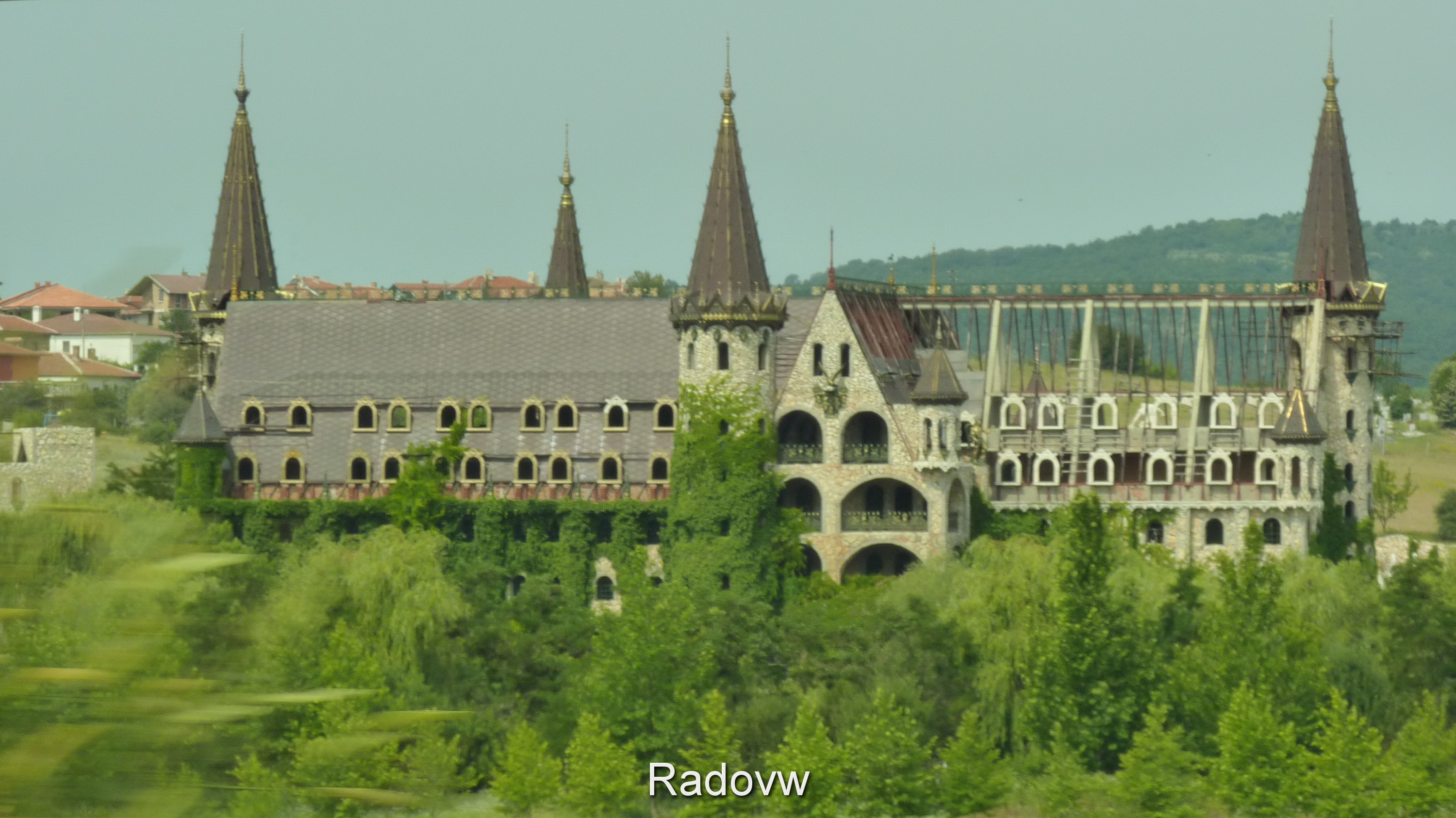 The Castle of Ravadinovo "In love with the Wind"