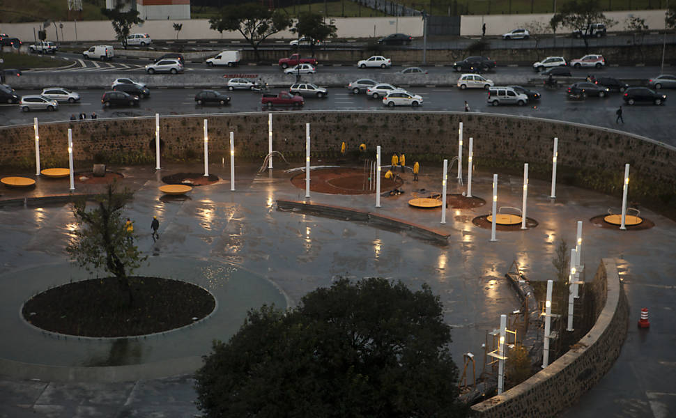 TAM Airlines Flight 3054 memorial - São Paulo | crash site, aircraft ...