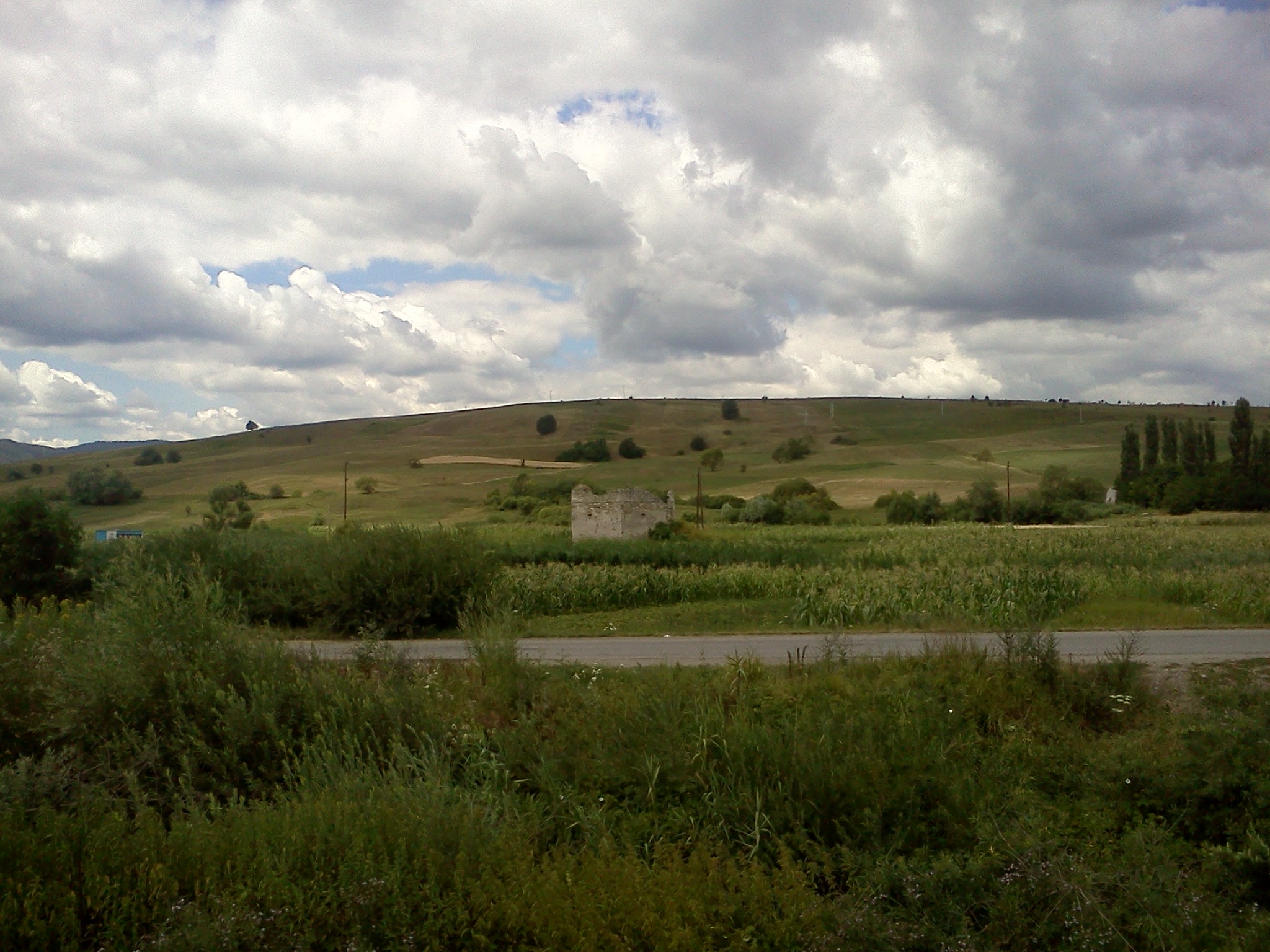 Cetatea de apa Apata | templu, ruine, ruined castle (en), fortificaţie ...