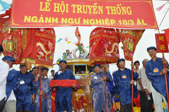 Go Cong Dong district