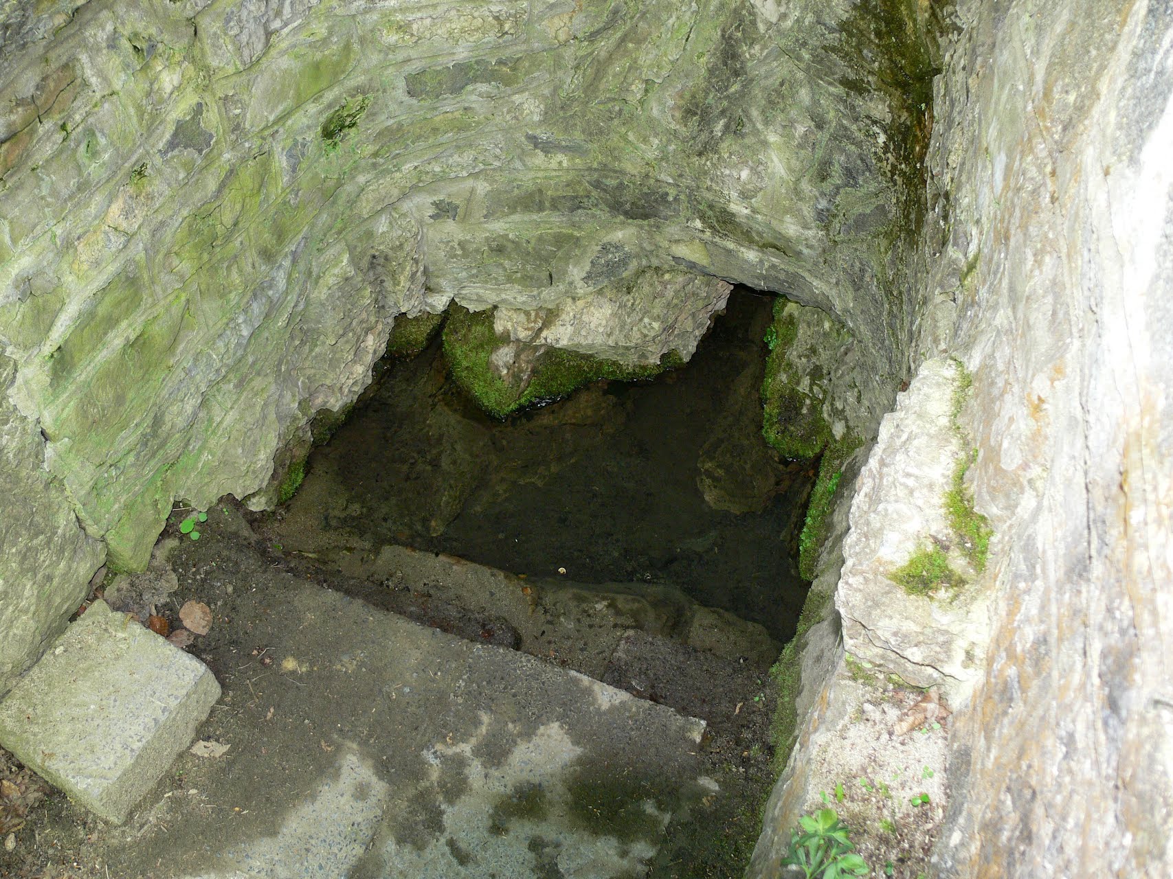 Bloody Well | memorial, spring, historic site