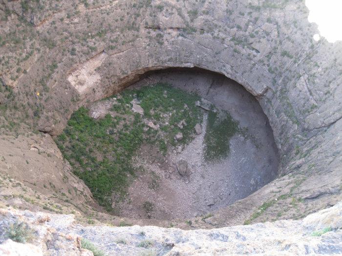 Zendan-e Soleyman Volcanic crater (English)