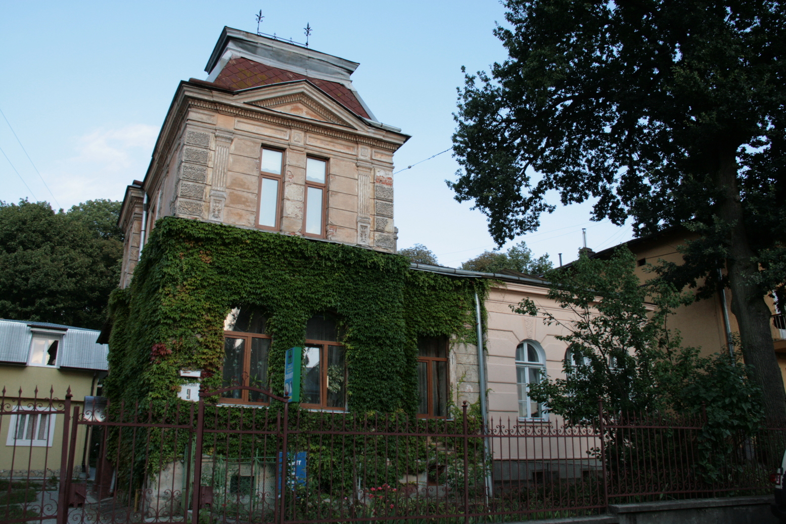 vulytsia Barvinskykh, 9 - Lviv | apartment building, listed building ...