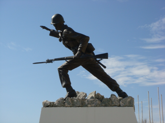 Infantry Statue "Follow Me!"