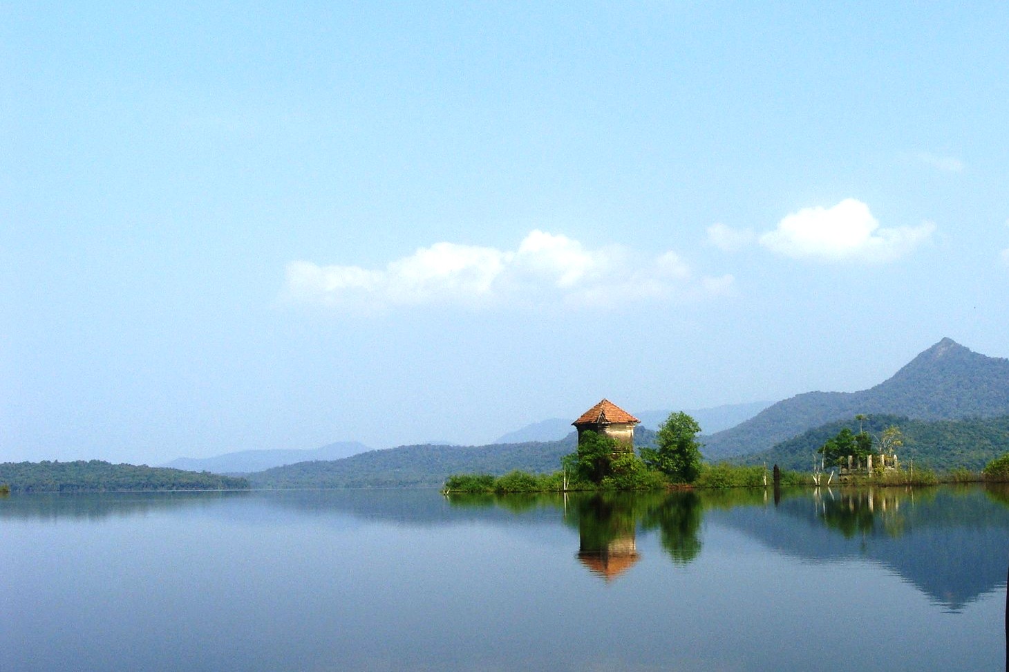 Salaulim Dam Reservoir