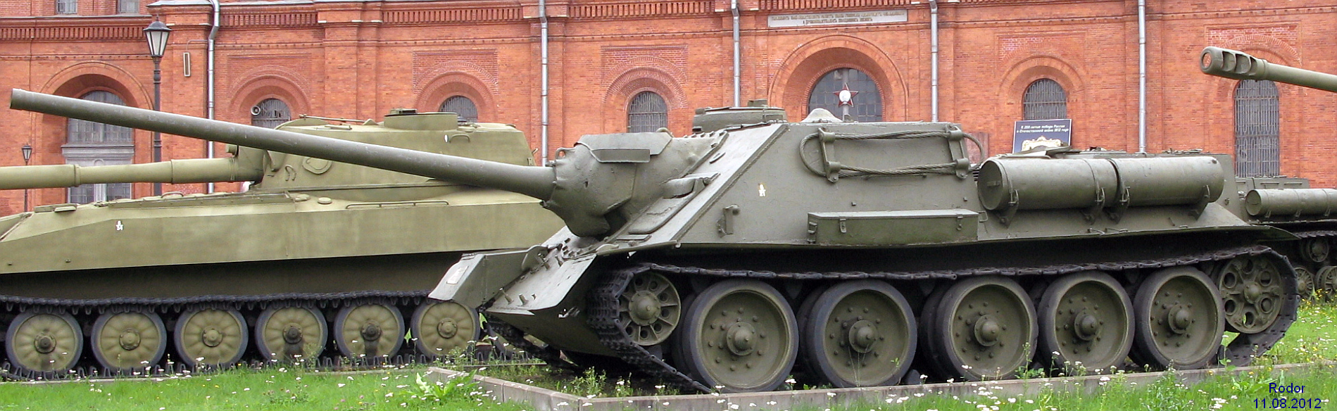 SU-100 구축전차 - 상트페테르부르크