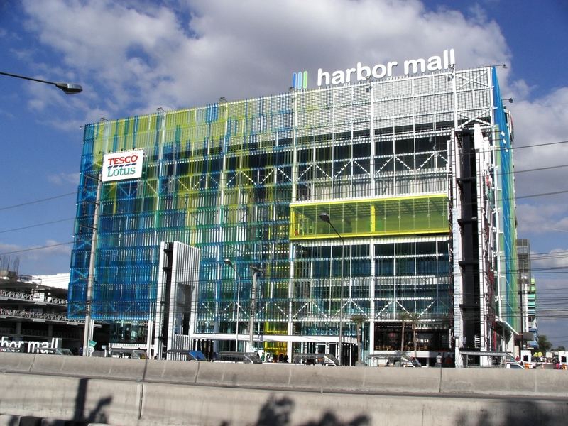 Harbor Mall & Lotus's Hypermarket. - Laem Chabang City Municipality