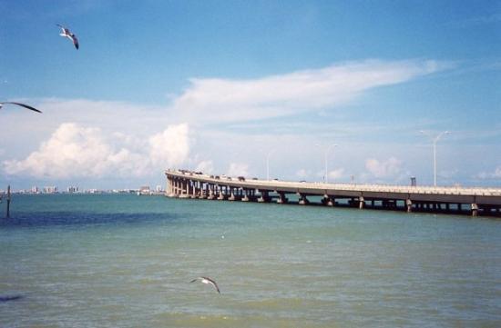Queen Isabella Causeway
